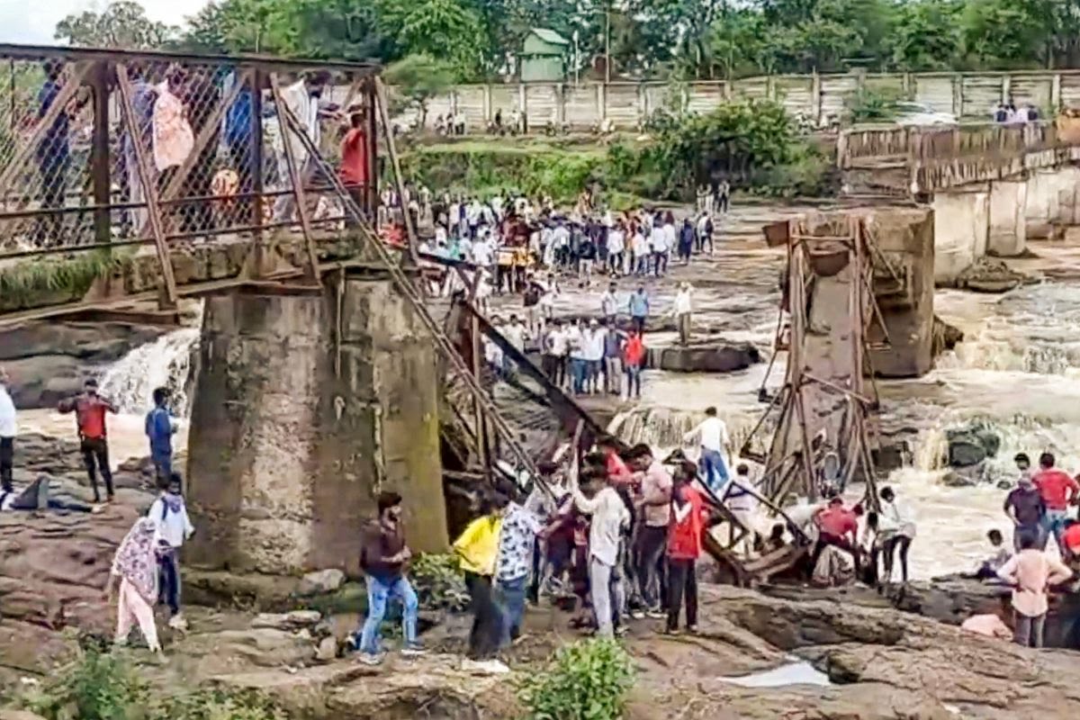 Pune Bridge Collapse: 4 Dead, 32 Injured in Tragic Incident